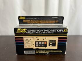 HUNTER Energy Monitor Programmable Thermostat Box